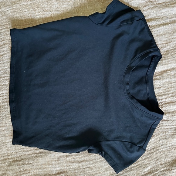 ALO Yoga | Tops | Alo Yoga Black Short Sleeve Tee | Poshmark